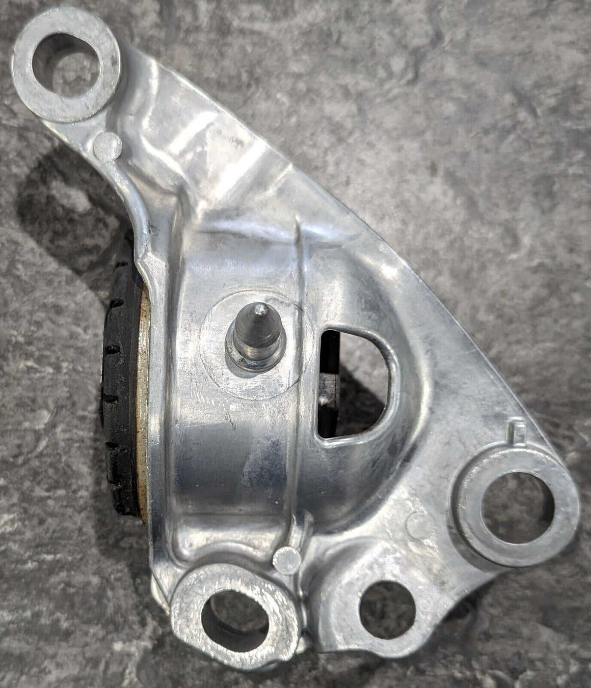 Vauxhall Astra K Left Hand Axle Bracket With Torsion Beam Axle New OE ...